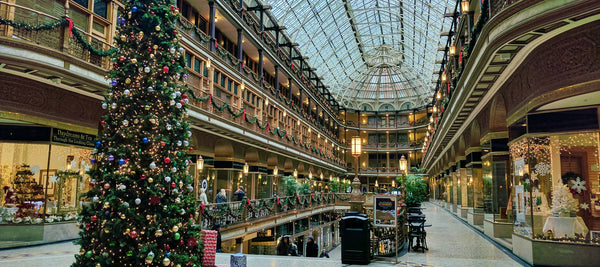 'Tis the Season to Shop: Unveiling the Magic of Seasonal and Holiday-T ...
